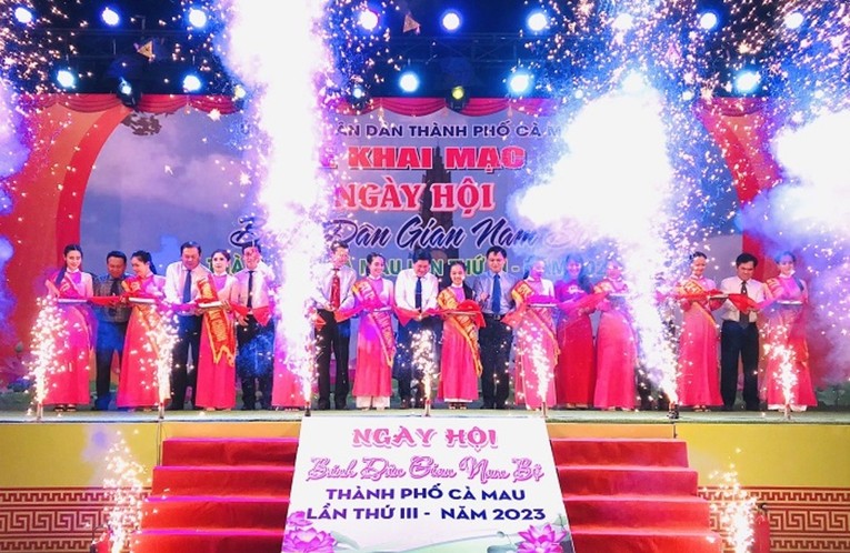 Khai mạc ngày hội bánh dân gian Nam Bộ tại Cà Mau